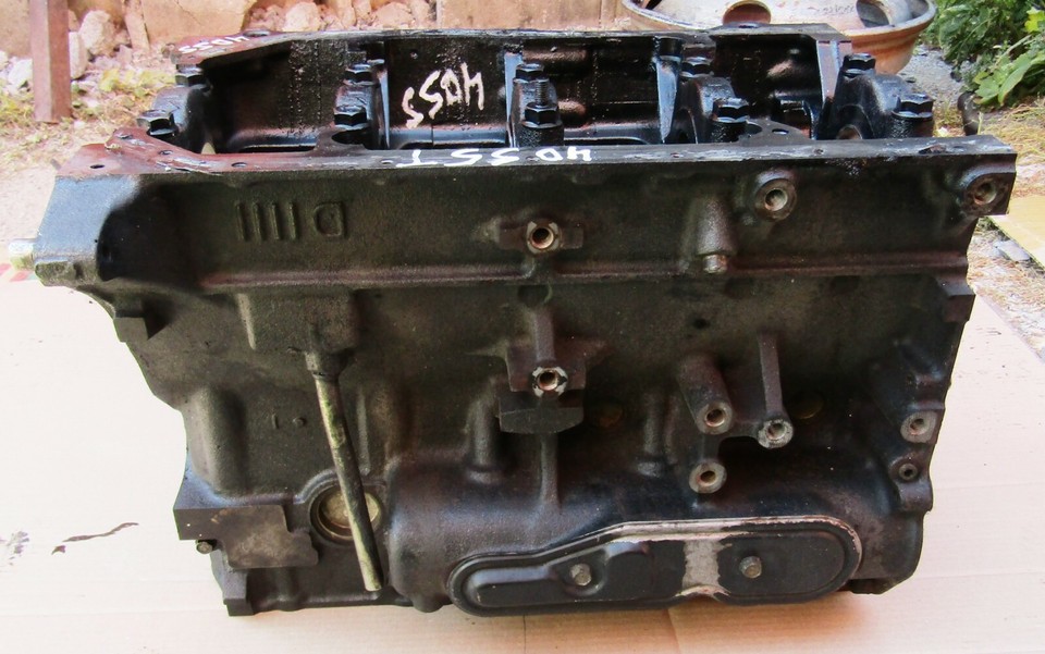 Mitsubishi Engine 4D55-T 2,3cc OHC 8V bare engine block empty STD used ...