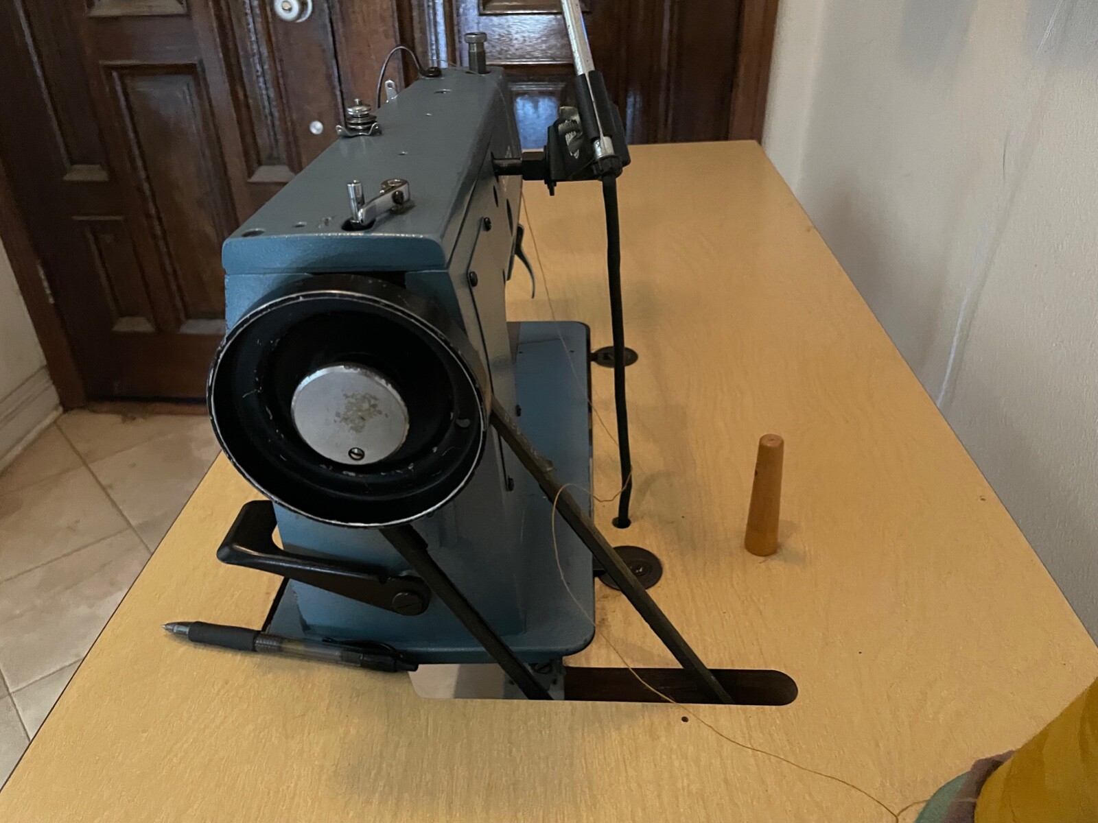 Singer table sewing Machine PROFESSIONAL 20U ( strait & zig-zag) | eBay