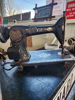 Sewing Machines - 1920S Singer