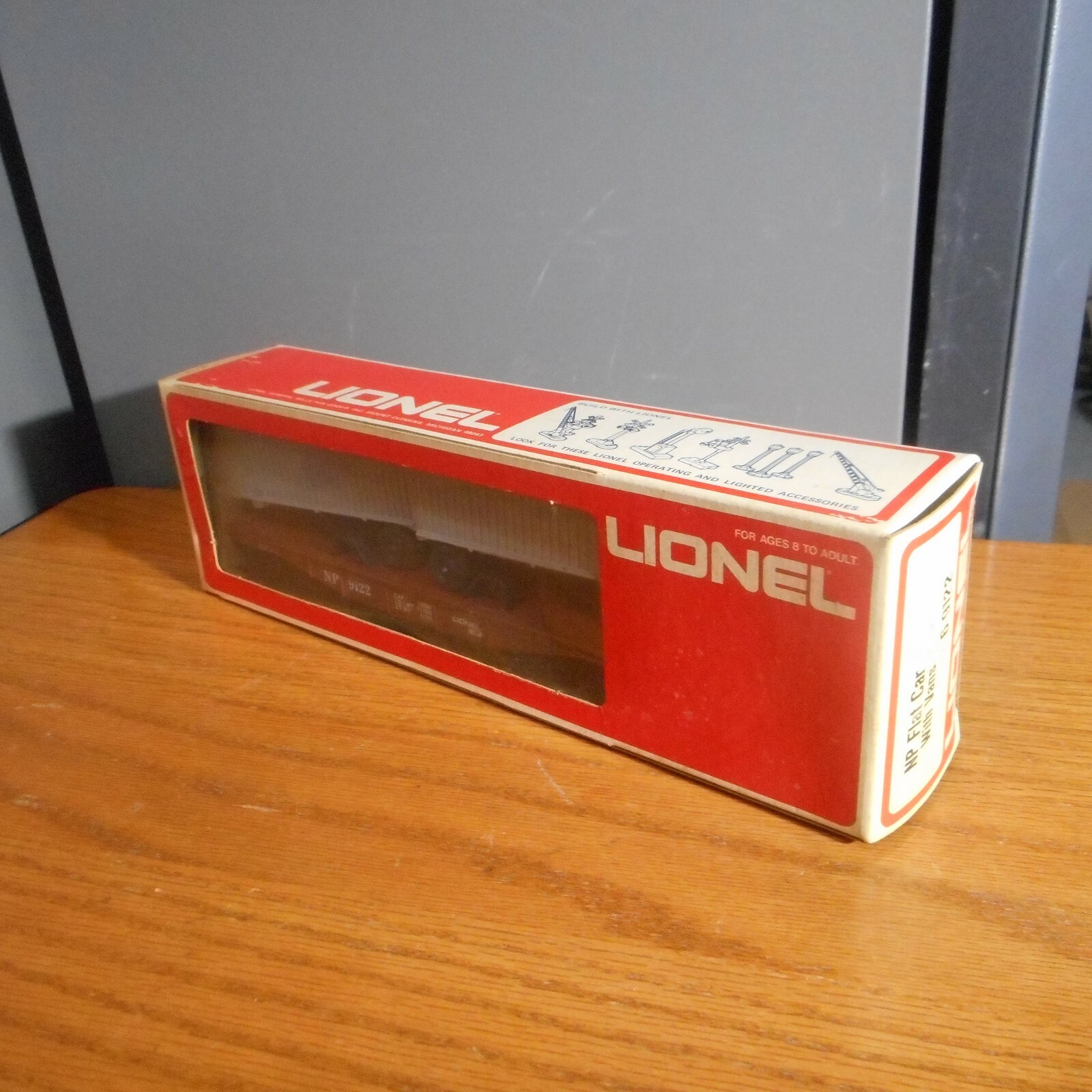Lionel 6-9122 NP Flat Car with Vans | eBay