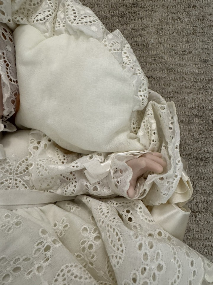 Gerber Baby Doll 1981 Christening Gown Bonnet & Basket Moving Eyes VTG ...