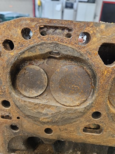 1967 SBC Small Block Chevy 327 Head 3890462 462. Dated I-20-6. One ...