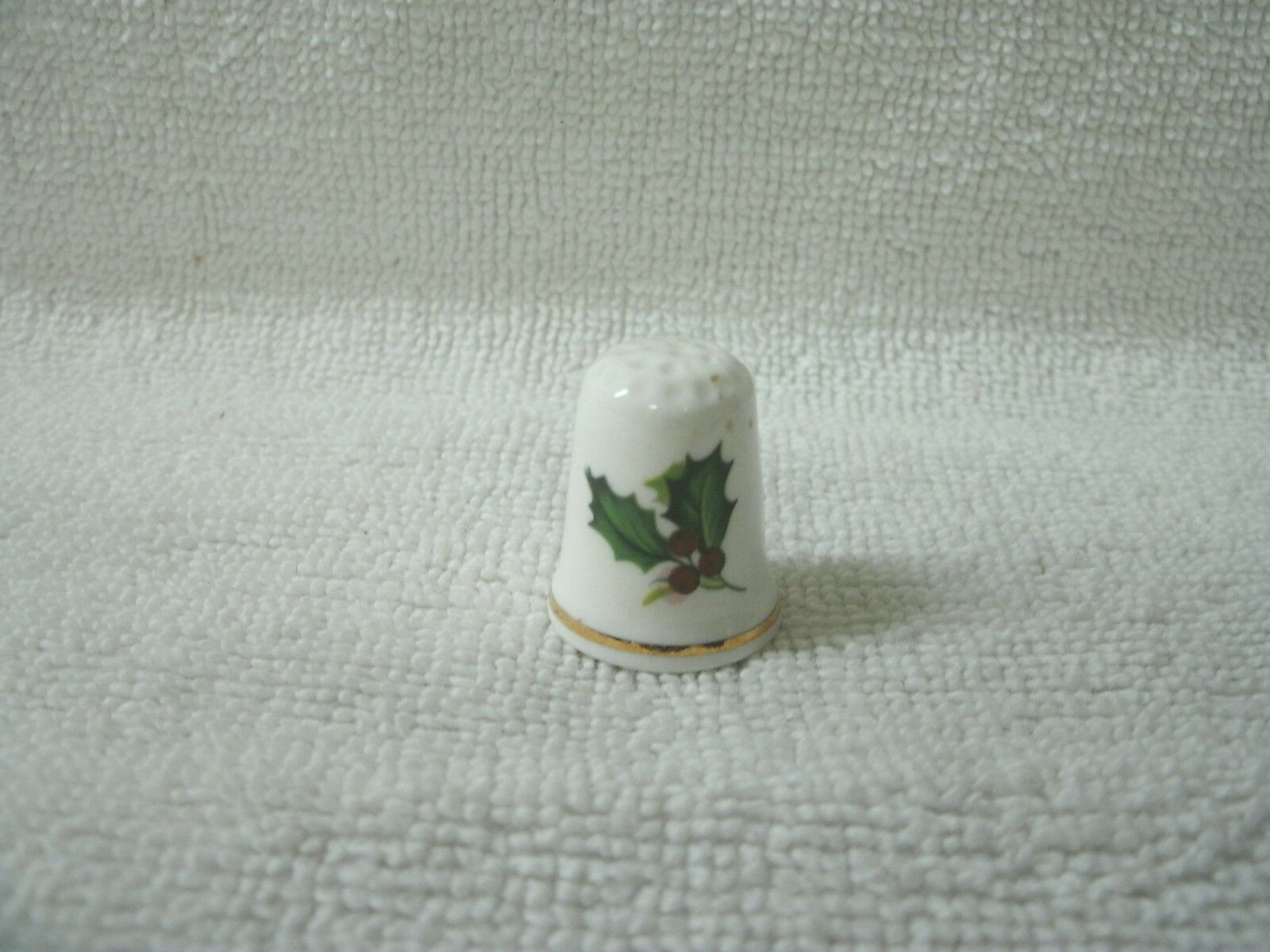 Christmas Sewing Thimble--Bone China-----House of Goebel England--New ...