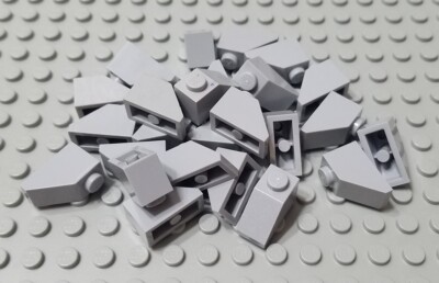 LEGO Creator Modular Lot of 25 Light Bluish Gray 2x1 Roof Slope Pieces ...