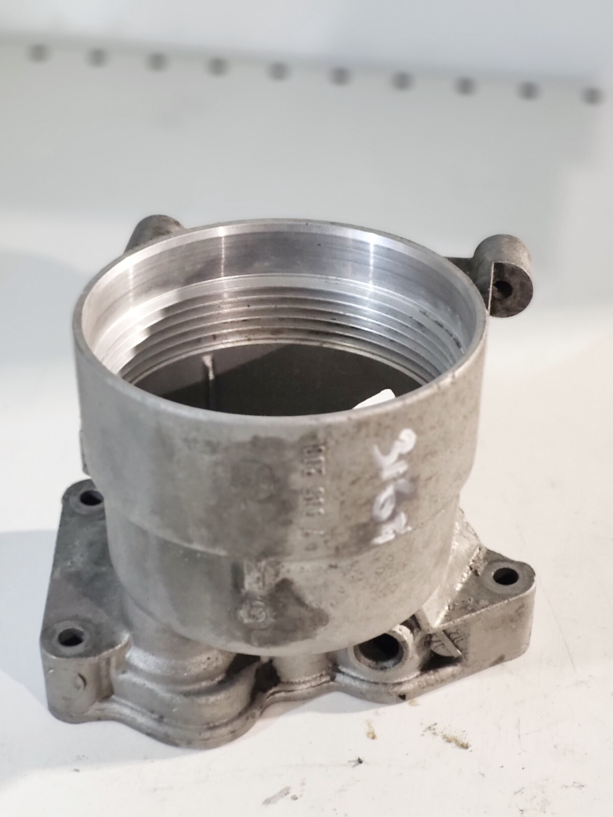 BMW E46 316ti E90 E60 Oil filter holder 11427508966 | eBay