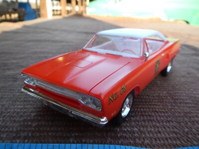 1:24 SCALE CUSTOM BUILT PLASTIC MODEL CAR KIT 70 PLYMOUTH ROADRUNNER ...