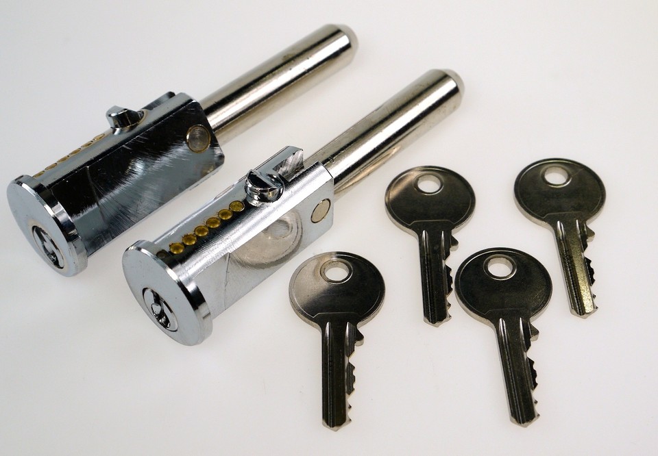 Roller Shutter Bullet Locks Round Face (1 Pair On The Same Key) 4 Keys ...