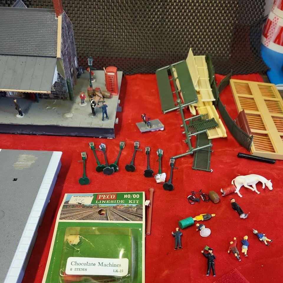 Bundle of Model Railway "OO" Gauge Railway Station , Platforms ect ...