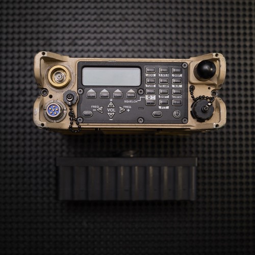 SAT-COM Leopard1 Multiband Manpack (30W HF/18W VHF/10W UHF) | eBay