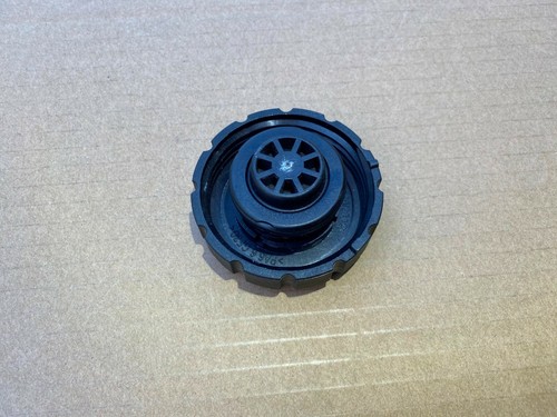 Mercedes Benz C63S AMG W205 2017 Coolant Overflow Tank Reservoir Cap ...