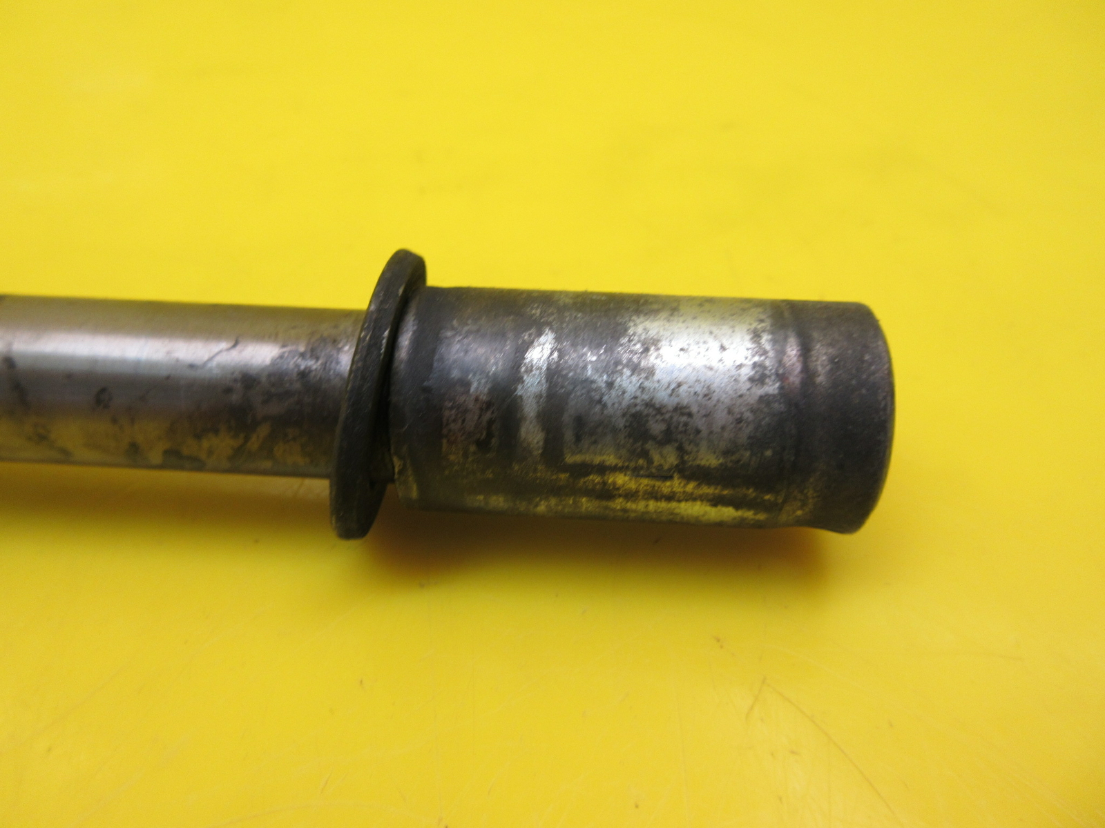 YAMAHA VMAX V-MAX 1200 VMX12 85-95 REAR AXLE BACK WHEEL RIM PIVOT BOLT ...