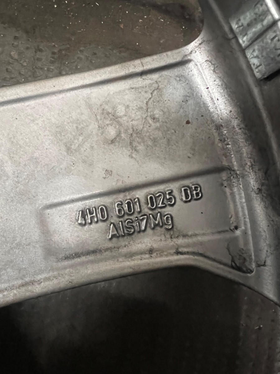 Audi a8, S8 20inch 4h0601025db original 1 piece alloy rim Audi a8, S8 20inch 4h0601025db original 1 piece alloy rim