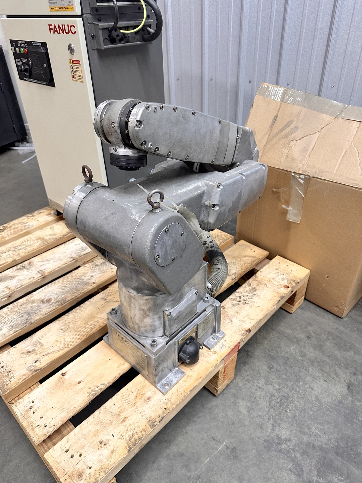 2018 Fanuc Paint Mate 200iA/5L Paint Robot R30iB Mate Control 892mm Reach 5Kg for sale online | eBay