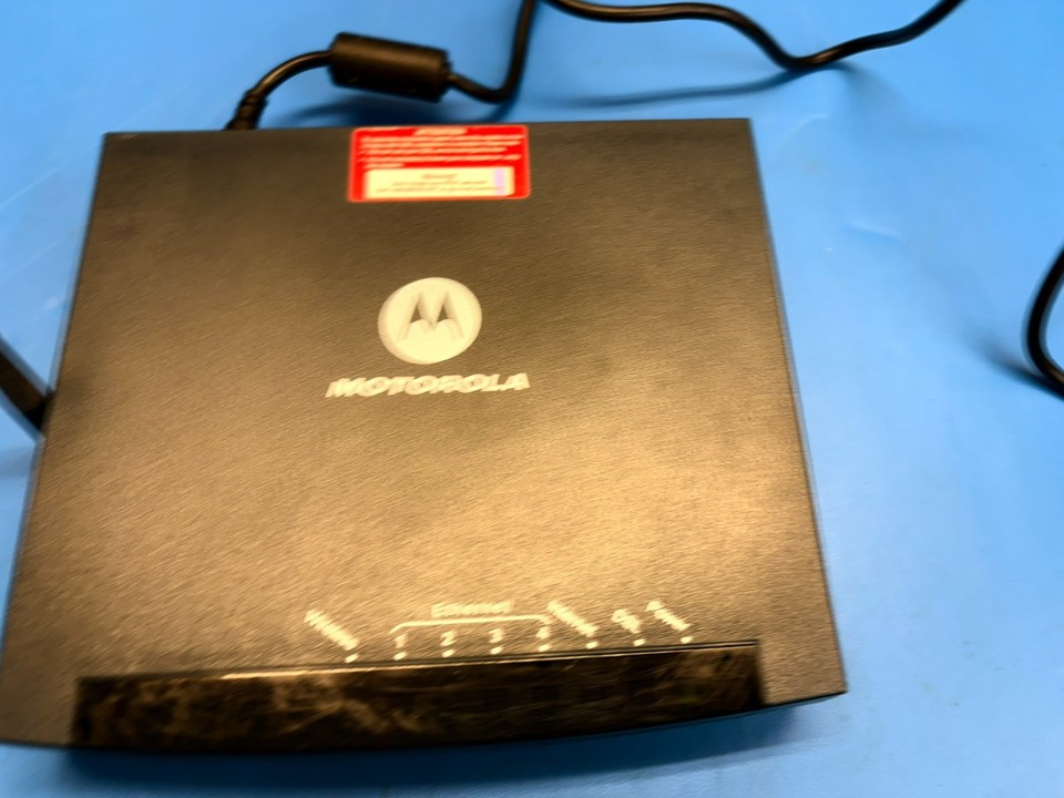 Motorola 3347-02-1022 4-Port 12 VDC Black DSL Wireless Router - Full ...