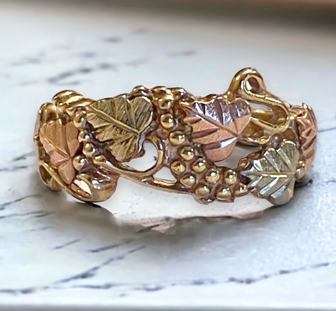 GORGEOUS Vintage Solid 10k Multi Tone Gold Grapevine Design Band Ring ...