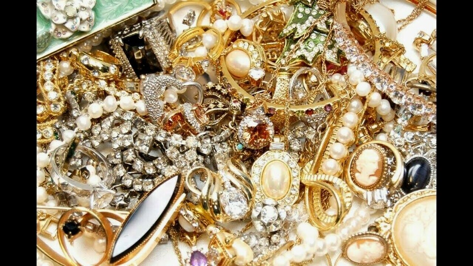 Unsorted Jewelry Vintage Modern Huge Lot Junk Craft Box FULL 3 POUNDS ...