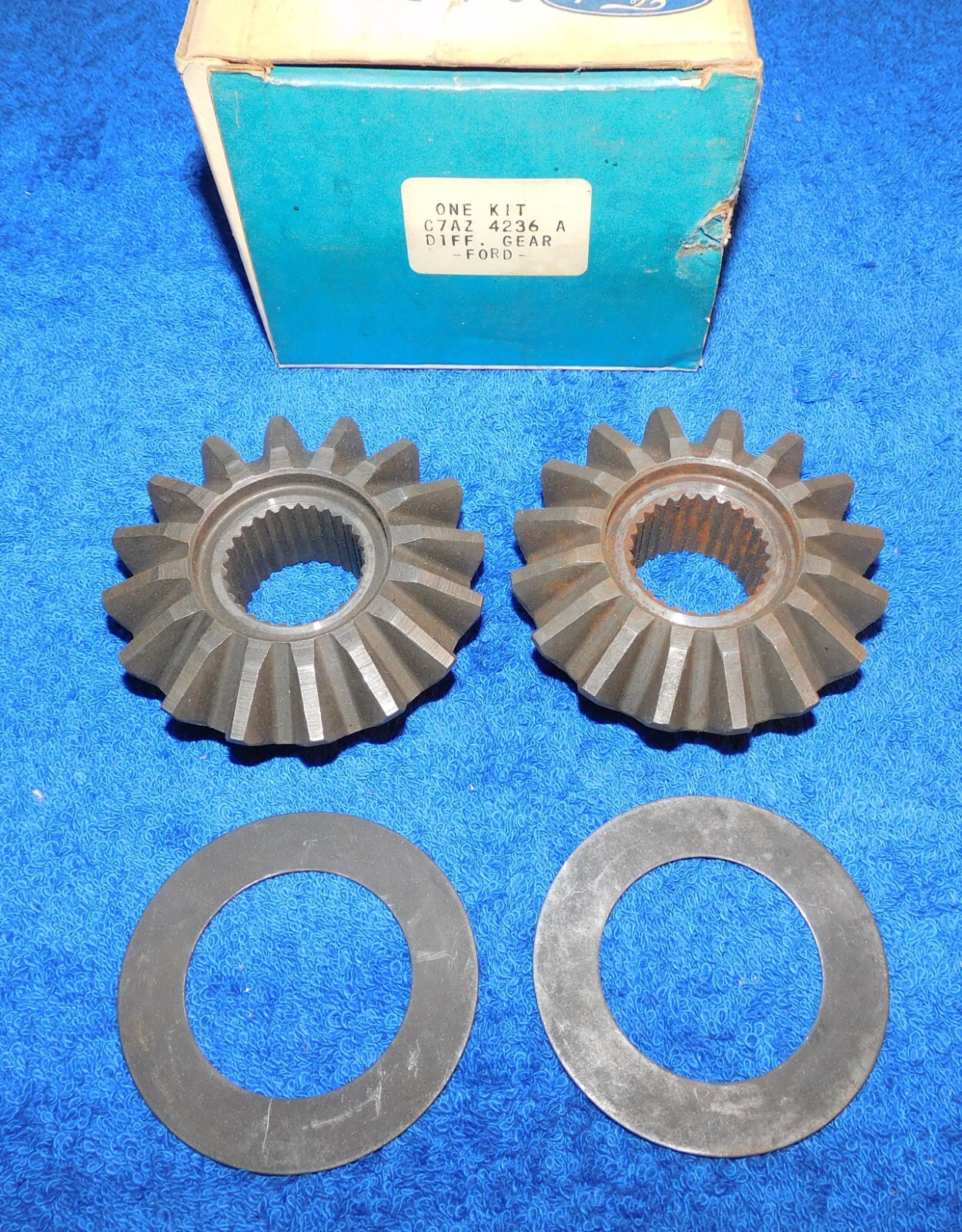 1967-1978 Ford Galaxie LTD Granada NOS 8 1/2" 8.7" REAR AXLE DIFF SIDE ...