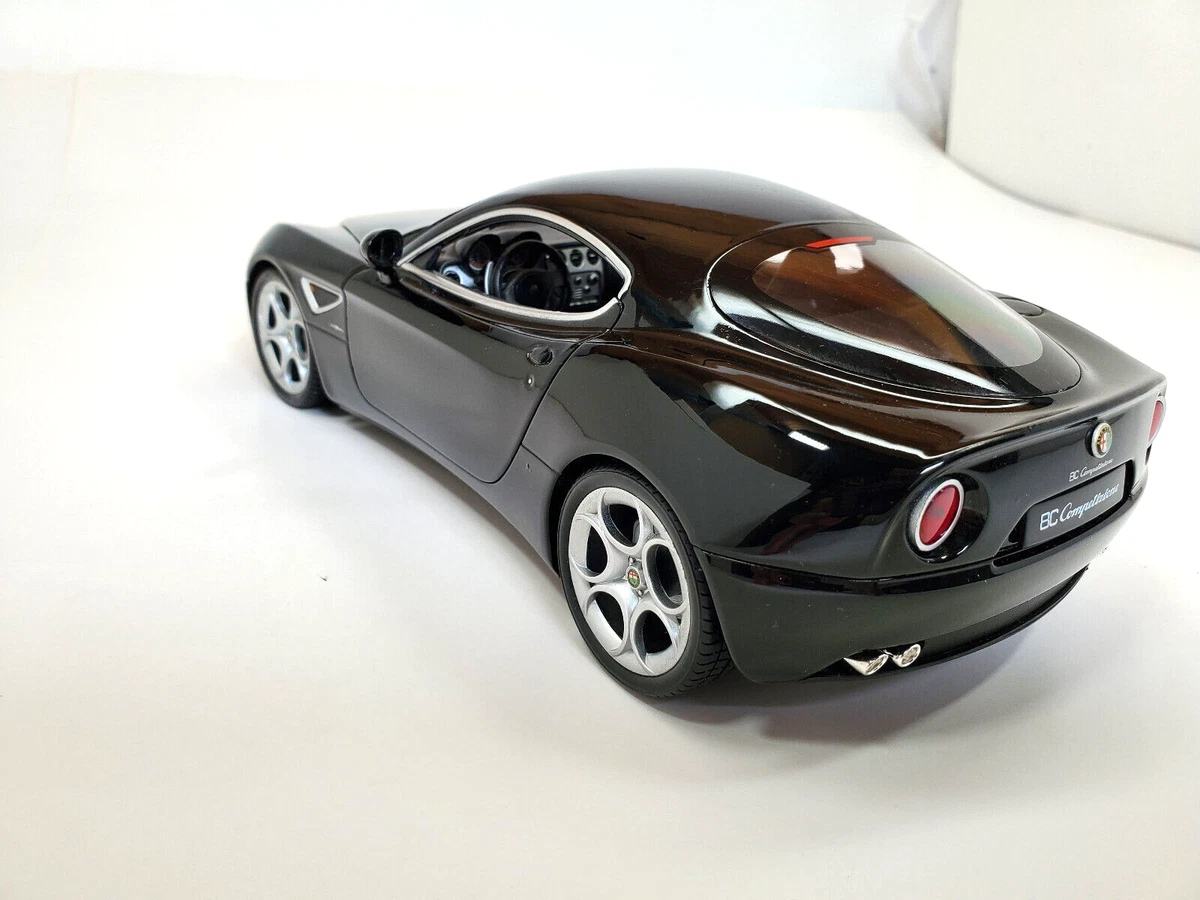 Alfa Romeo 8c Black