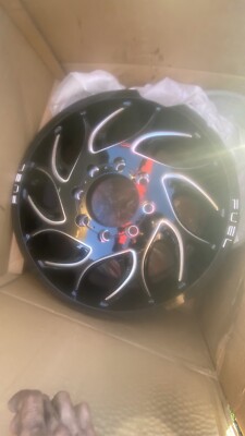 20x8.25 Fuel D741 Runner DUALLY Front Black/Milled Wheel 8x210 (105mm ...