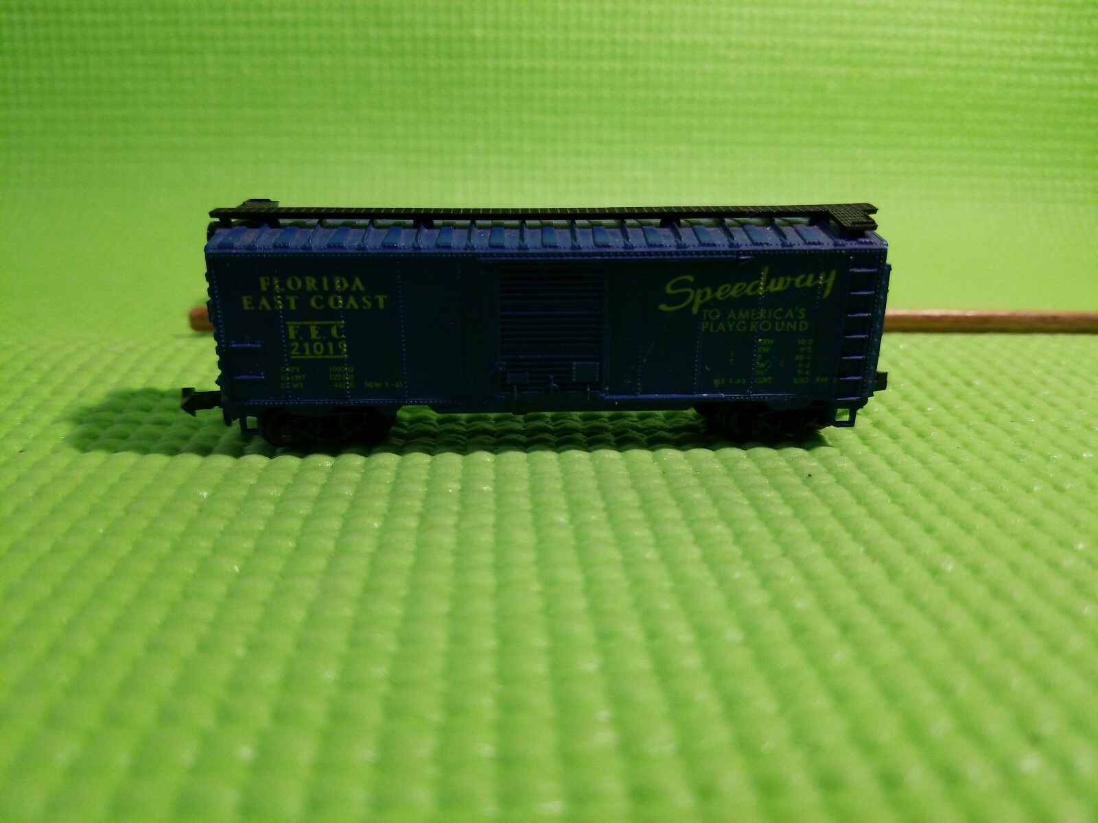 N SCALE Florida East Coast Speedway Box Car FEC #21019 ~ Knuckle ...