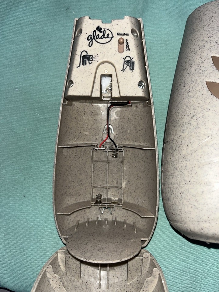 Glade Automatic Air Freshener Spray Holder Dispenser Leaf SCJ-180 - LOT ...