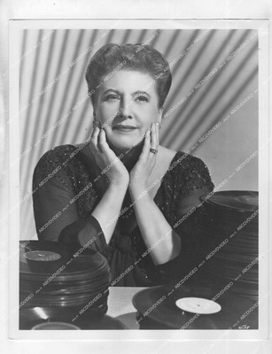 o42491 1954 orig photo musician opera singer Helen Traubel w stacks of ...
