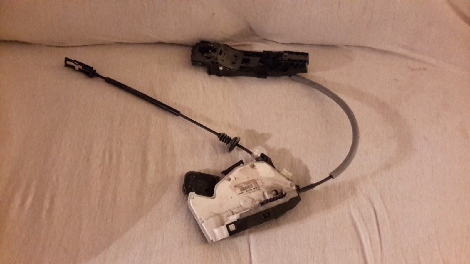 2008 VW RABBIT OEM RIGHT REAR POWER DOOR LATCH W/HANDLE BASE | eBay