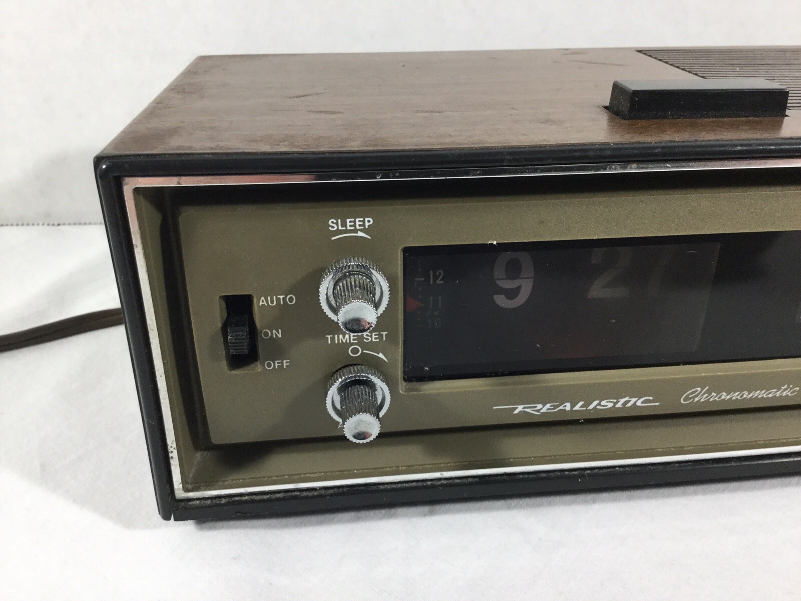 Vintage Realistic Chronomatic-106 Flip Clock AM FM Radio Model 12-1496 ...