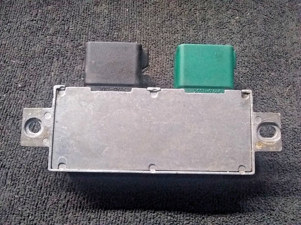 International glow plug relay control module 1828565C1 CLIP BROKEN, zip ...