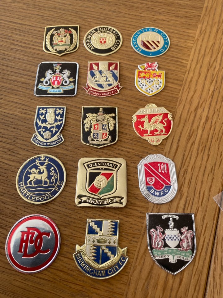 VINTAGE 1971-72 ESSO FOIL FOOTBALL CLUB BADGES BUY IT NOW 1.29p EACH ...