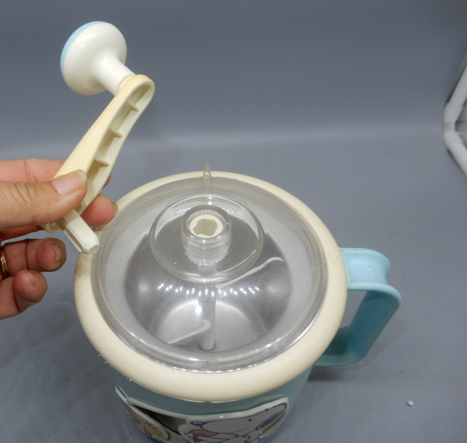 1965 Peanuts SNOOPY DONVIER LAND hand crank ice cream maker Determined ...