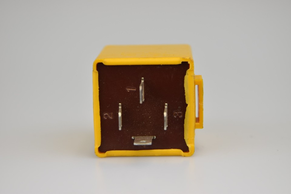 JAGUAR YELLOW LUCAS RELAY REAR WINDOW DEFROSTER FROZEN GLASS DE MISTER ...