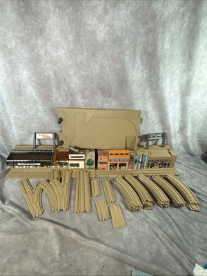 VTG 1983 Mattel Hot Wheels Amtrak SuperRails Railroad Station And Track ...