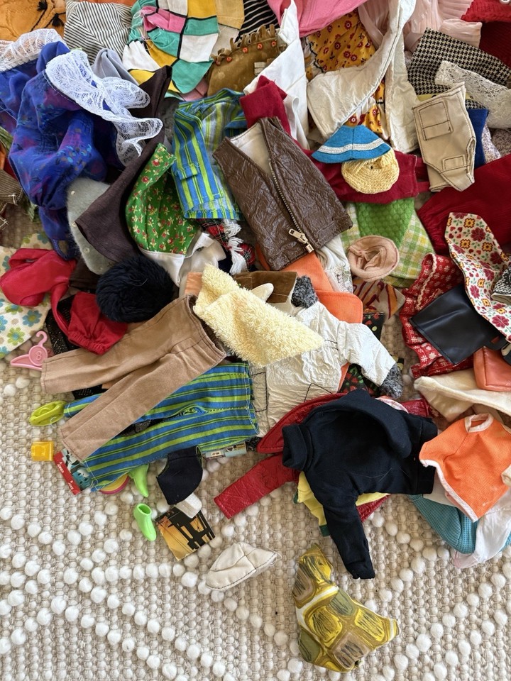 Huge Lot Of Vintage Barbie Clone Clothing And Accessories TLC To Good ...