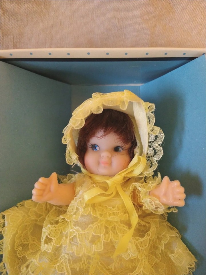 Vintage UNEEDA Tiny Doll Precious Pee Wee 4" in. Original Box 1973, Yellow Dress | eBay