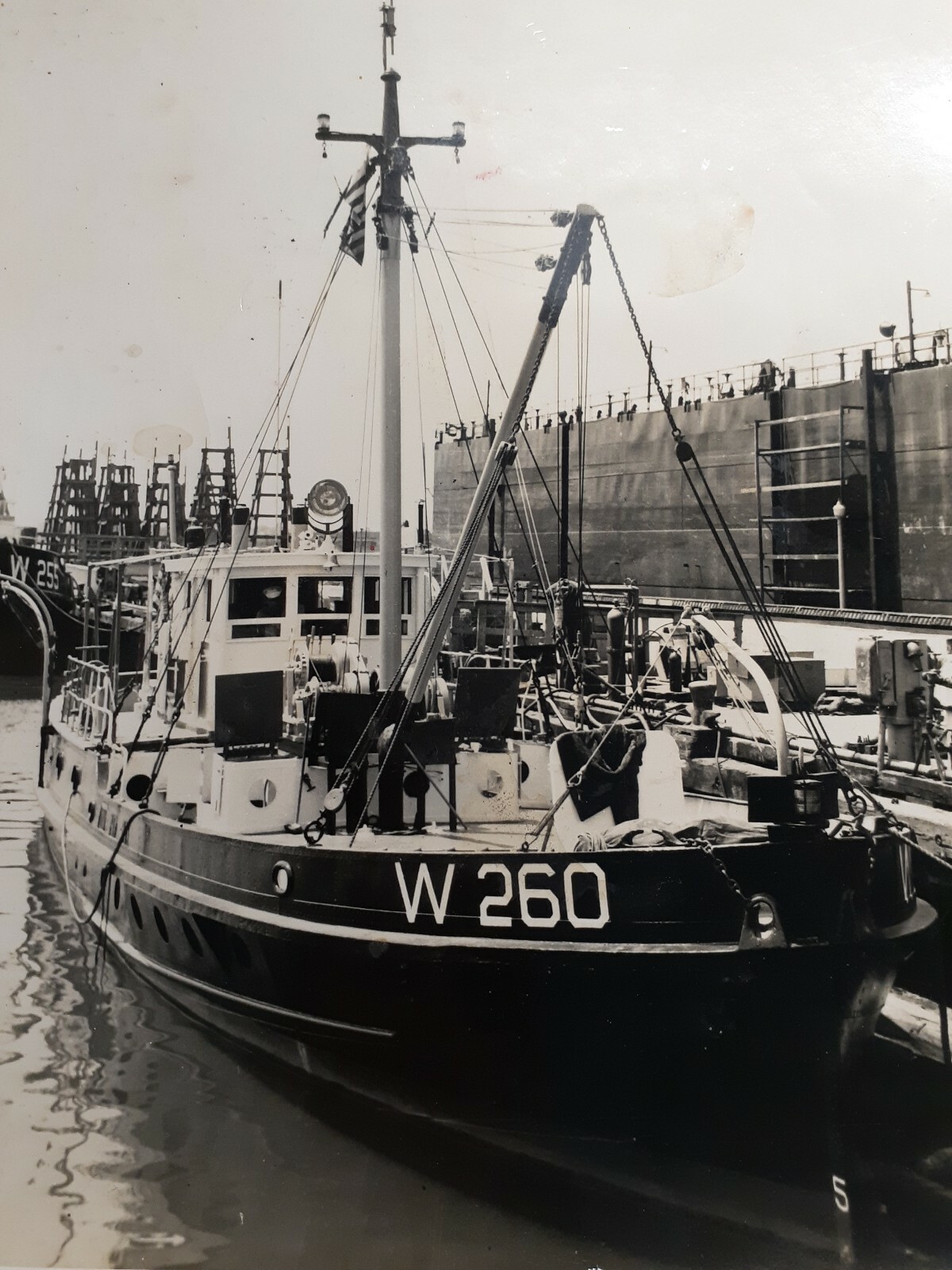 VINTAGE PHOTO OF USCGC ELM (WAGL-260) 8×10 | eBay