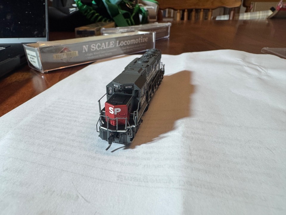 N Scale SOUTHERN PACIFIC HOBBY QUALITY GP60 LOCOMOTIVE SP #9717 ITEM ...