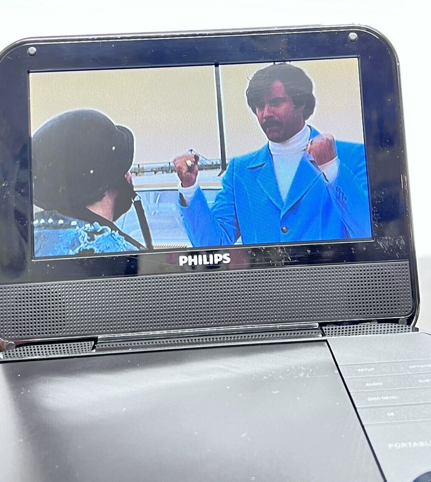 Philips PD700 Portable DVD Player (7") In Great Working Condition ...