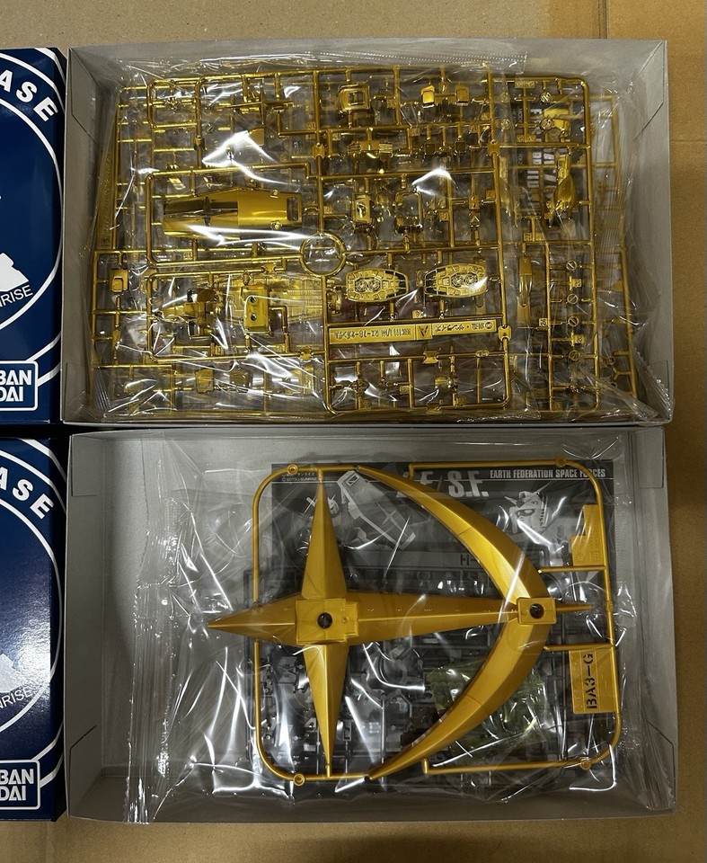 HG 1/144 RX-78-2 Gundam Gold Coating + Action Base EFSF Gundam Base ...