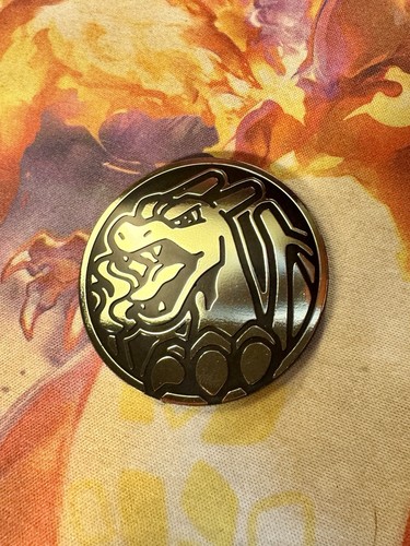 Pokemon TCG Charizard HOLO FOIL Coin GOLD Mirror JUMBO 2022 NEW NEAR ...