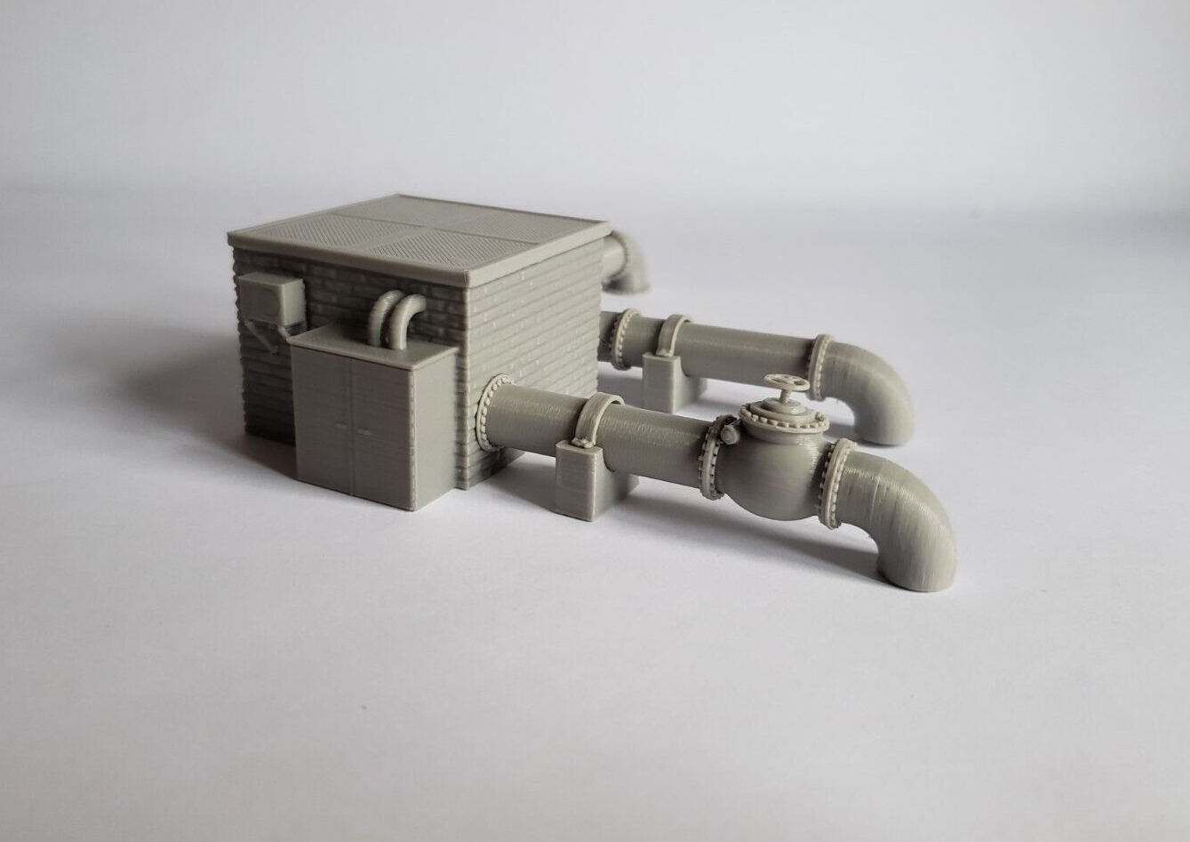 Model Railway Small Water Pump Building Kit with Pipes 1:76 OO gauge ...