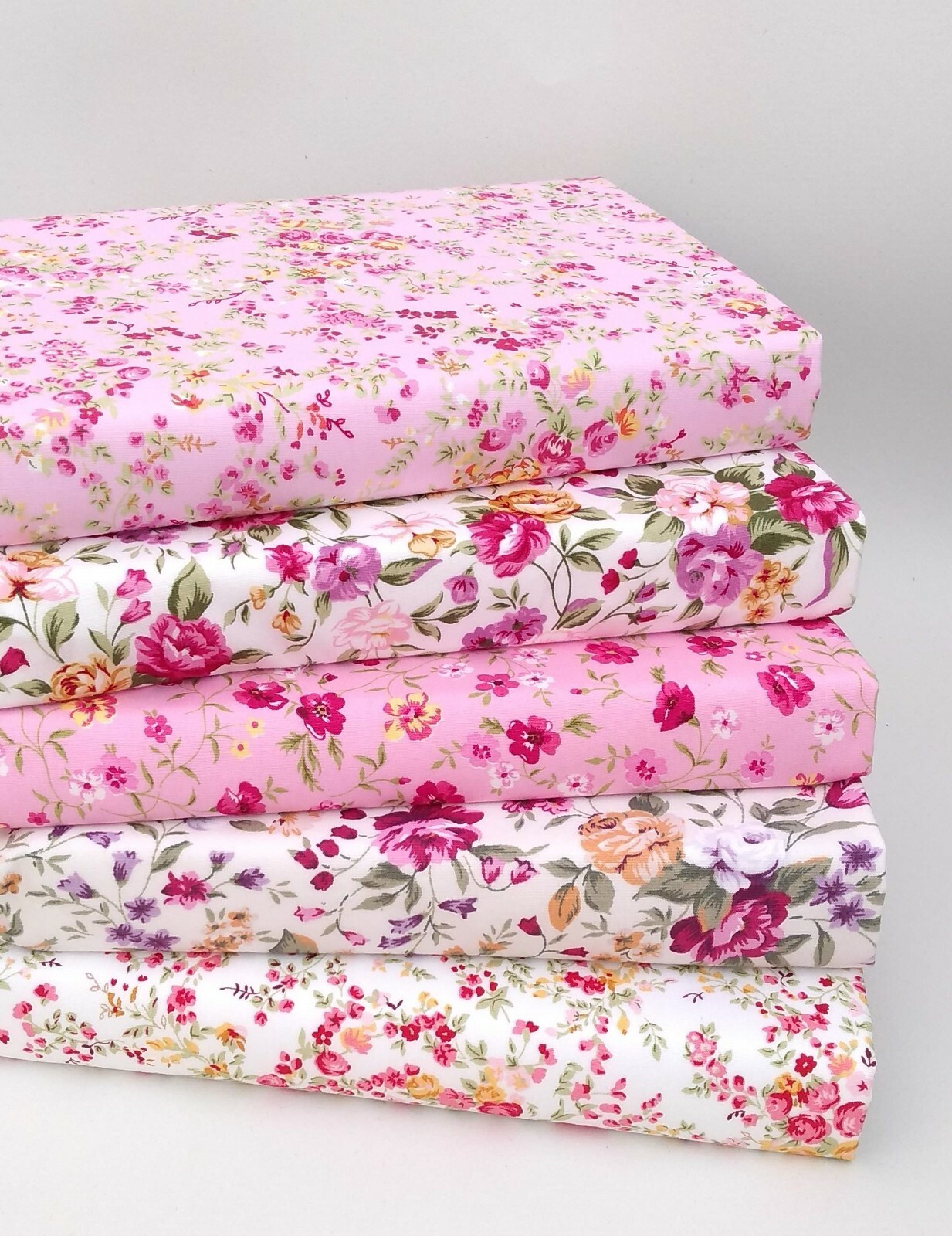 SEWING FABRIC BUNDLES FAT QUARTERS & SQUARES 100% COTTON MATERIAL ...