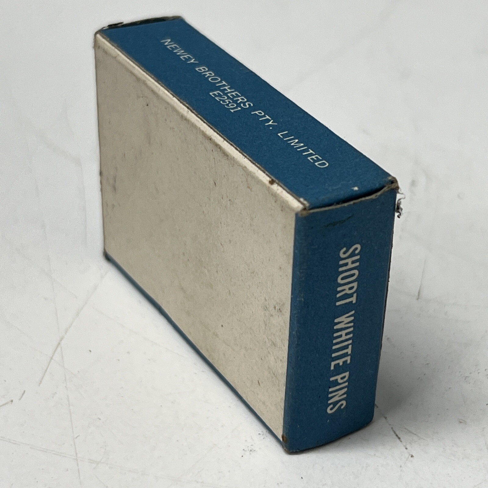 VINTAGE DRAWING PIN BOX ADAMANTINE NEWEY MELBOURNE ADVERTISE OFFICE PEN ...