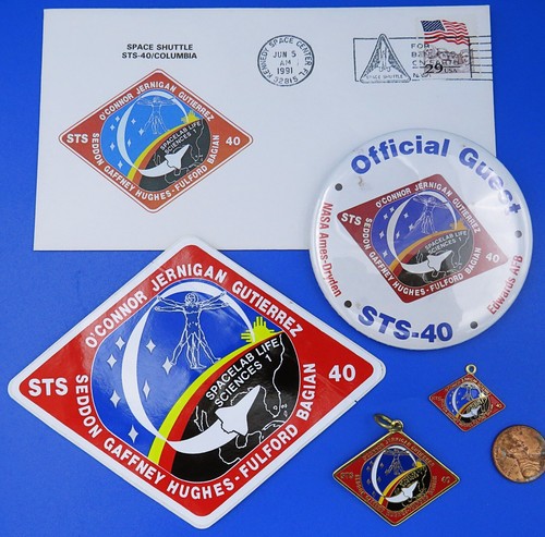 Space Shuttle COLUMBIA Lot of 5 vtg NASA Envelope Button Sticker Charms ...