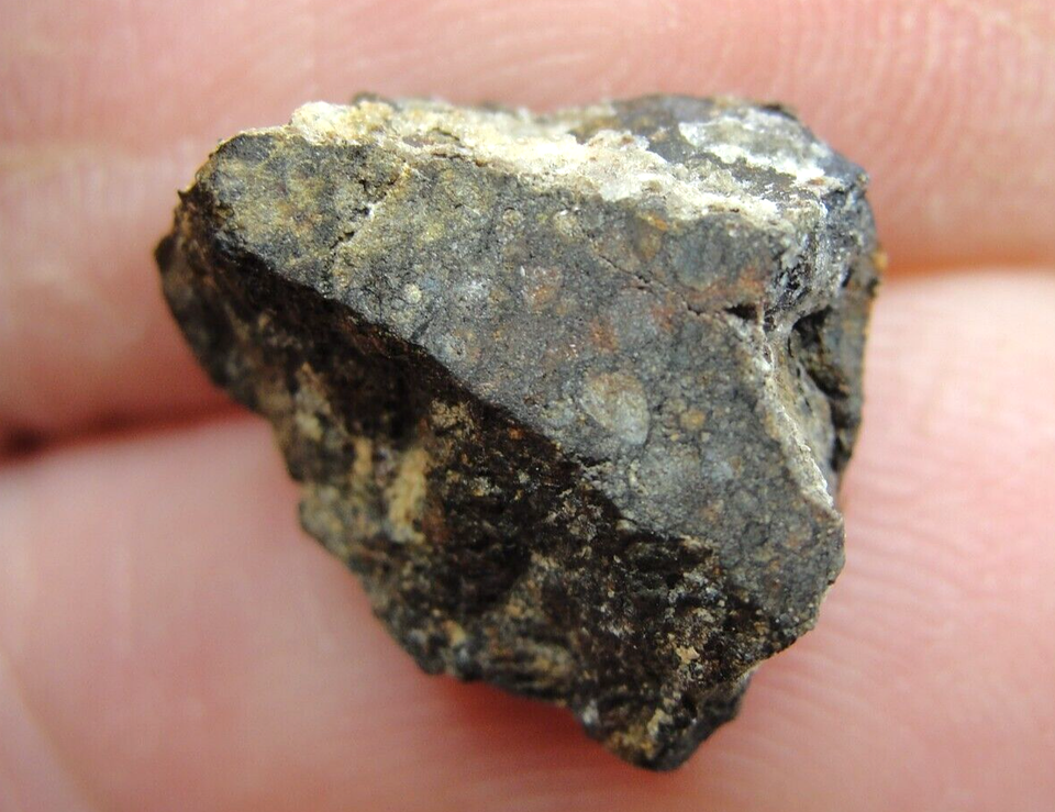NWA 13088 Official Meteorite - L3.1-S2 - G718-0212 - 1.24g COA - 16th ...