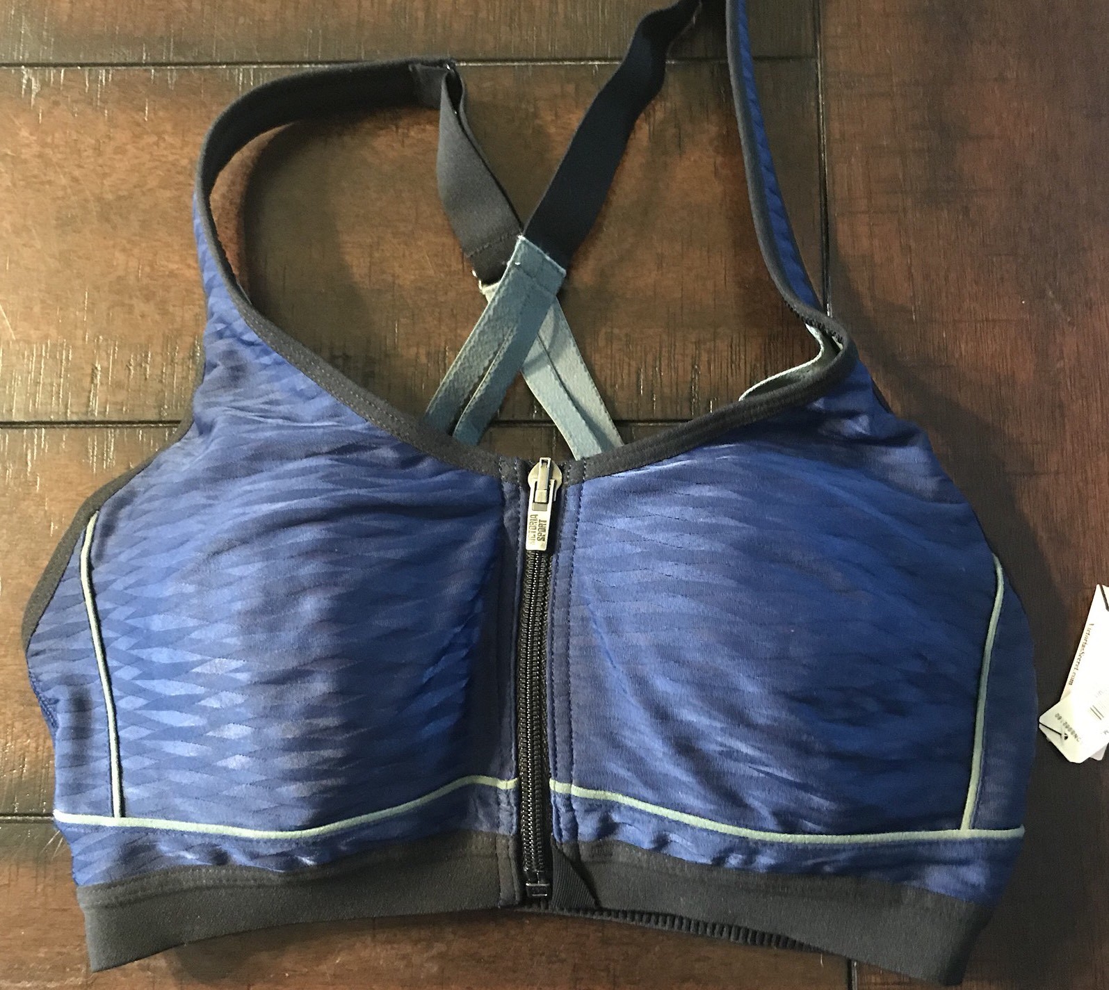 NWT Victoria’s Secret Knockout Front Close Sports Bra 32C Blue and ...