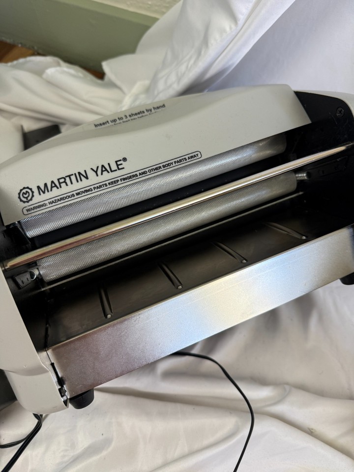 Martin Yale 7200 RapidFold Automatic Desktop Paper Folding Machine READ ...