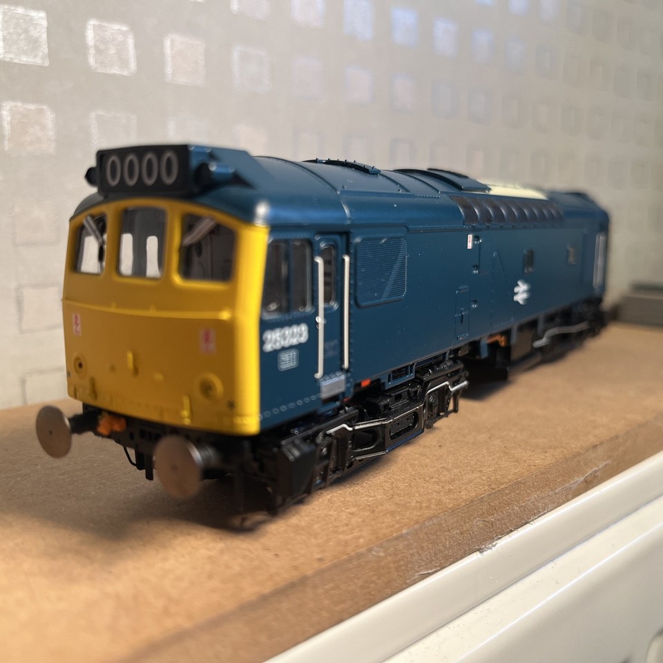 Heljan Class 25 323 BR Blue OO Gauge - please read | eBay UK