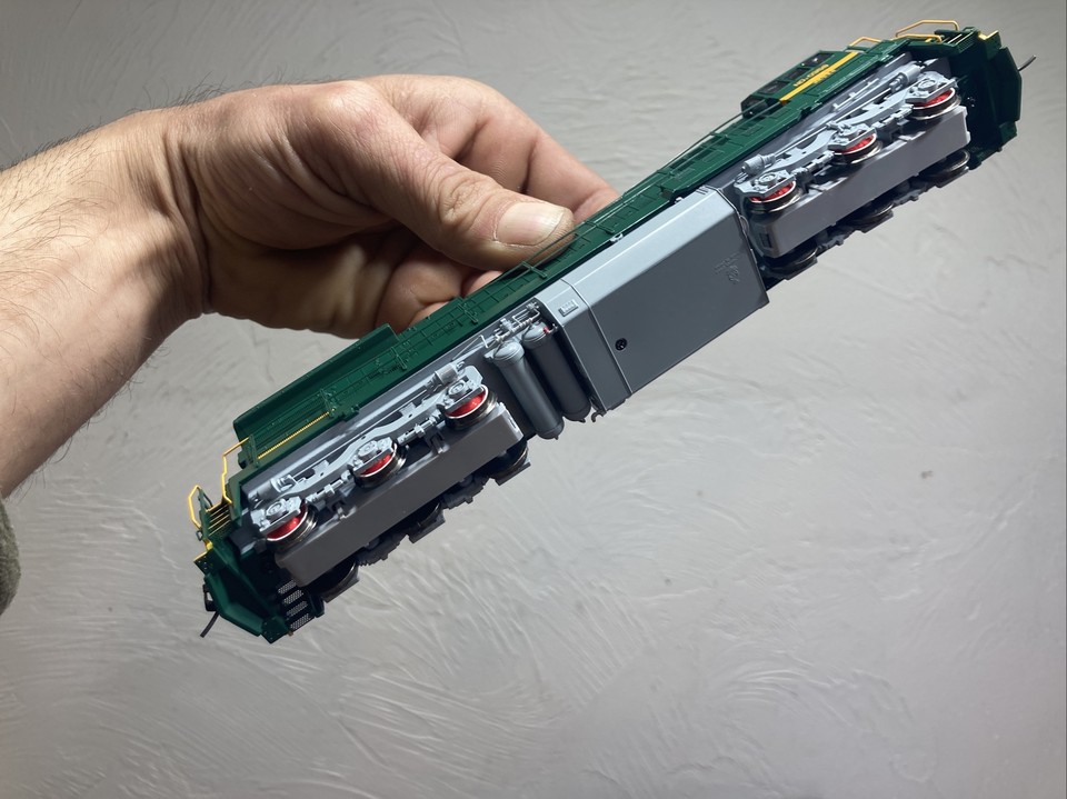 Bachmann HO Scale Import ND5-II Diesel Locomotive JINAN Road# 0358 Rare ...