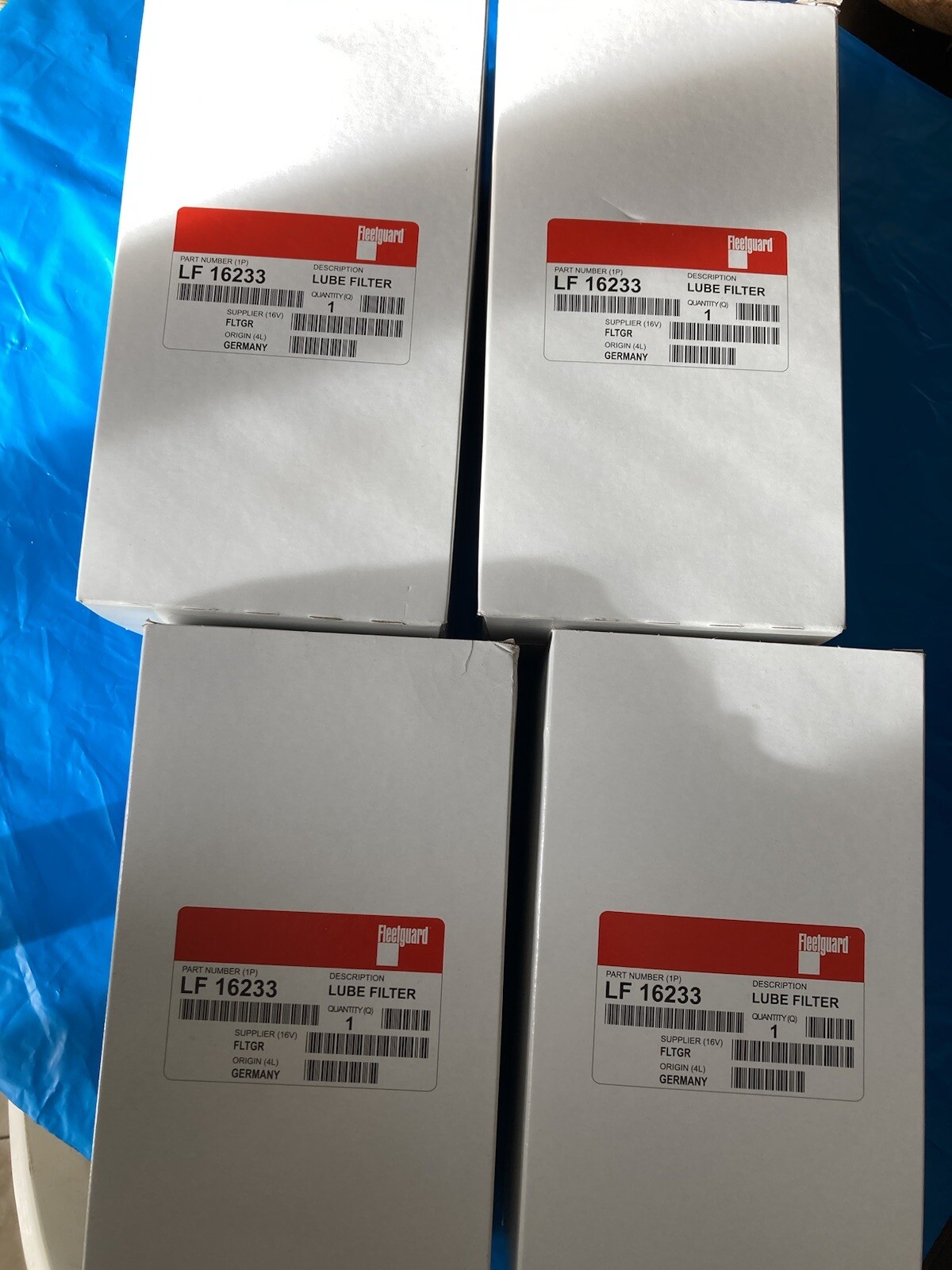 Lot Of 4 New FLEET-GUARD Oil Filter LF16233 | eBay